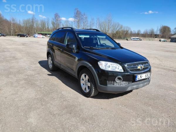 Melns Chevrolet Captiva 2007 Talsi, ar dzinēja tilpumu 2.00 L un nobraukumu 247 tūkst. km par 3750 €, foto 3 vietnē AUTOMOTO.COM.LV
