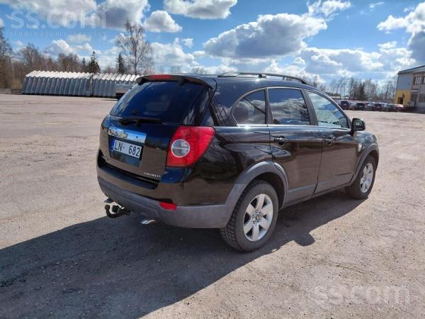 Melns Chevrolet Captiva 2007 Talsi, ar dzinēja tilpumu 2.00 L un nobraukumu 247 tūkst. km par 3750 €, foto 4 vietnē AUTOMOTO.COM.LV