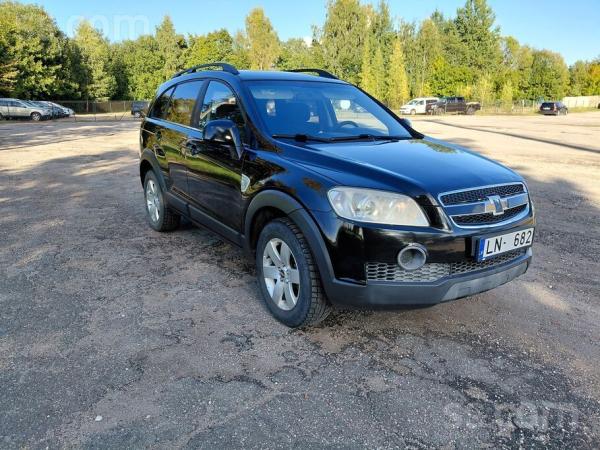 Melns Chevrolet Captiva 2007 Talsi, ar dzinēja tilpumu 2.00 L un nobraukumu 247 tūkst. km par 2500 €, foto 4 vietnē AUTOMOTO.COM.LV