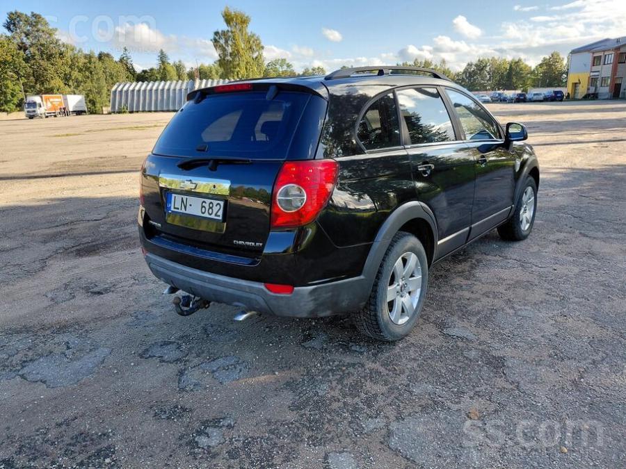 Melns Chevrolet Captiva 2007 Talsi, ar dzinēja tilpumu 2.00 L un nobraukumu 247 tūkst. km par 2500 €, foto 5 vietnē AUTOMOTO.COM.LV