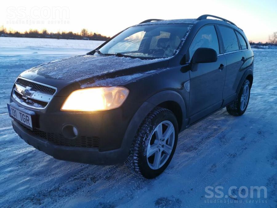 Black Chevrolet Captiva 2007 in Riga, with an engine capacity of 2.00 L and mileage of 243 thousand km for 1770 €, photo 3 on AUTOMOTO.COM.LV