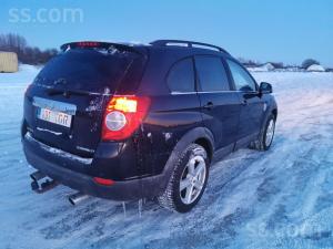 Black Chevrolet Captiva 2007 in Riga, with an engine capacity of 2.00 L and mileage of 243 thousand km for 1770 €, photo 7 on AUTOMOTO.COM.LV