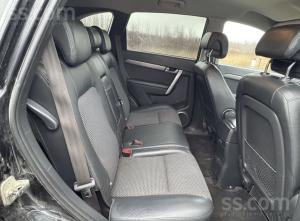 Black Chevrolet Captiva 2007 in Riga, with an engine capacity of 2.00 L and mileage of 243 thousand km for 1770 €, photo 12 on AUTOMOTO.COM.LV