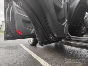 Black Chevrolet Captiva 2007 in Riga, with an engine capacity of 2.00 L and mileage of 243 thousand km for 1770 €, photo 14 on AUTOMOTO.COM.LV