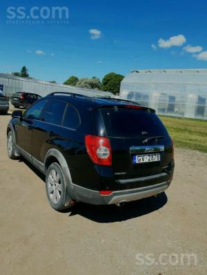 Melns Chevrolet Captiva 2007 Cēsis, ar dzinēja tilpumu 2.00 L un nobraukumu 256 tūkst. km par 3000 €, foto 4 vietnē AUTOMOTO.COM.LV