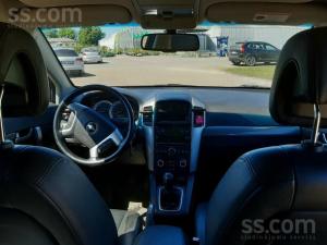 Melns Chevrolet Captiva 2007 Cēsis, ar dzinēja tilpumu 2.00 L un nobraukumu 256 tūkst. km par 3000 €, foto 6 vietnē AUTOMOTO.COM.LV