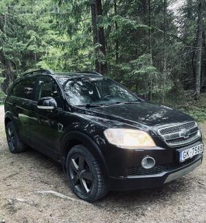 Black Chevrolet Captiva 2007 in Riga, with an engine capacity of 2.00 L and mileage of 385 thousand km for 2250 €, photo 3 on AUTOMOTO.COM.LV