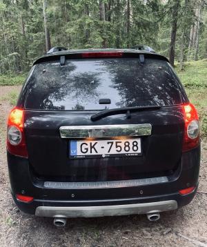 Black Chevrolet Captiva 2007 in Riga, with an engine capacity of 2.00 L and mileage of 385 thousand km for 2250 €, photo 7 on AUTOMOTO.COM.LV