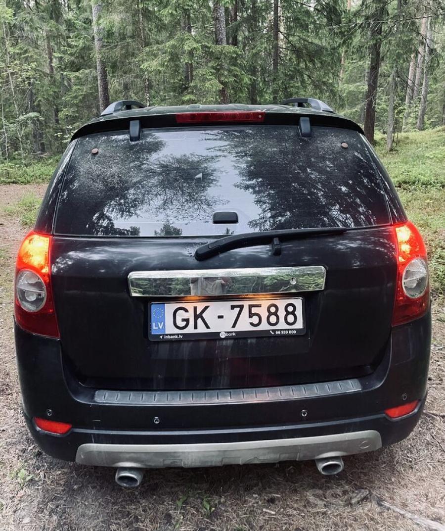 Black Chevrolet Captiva 2007 in Riga, with an engine capacity of 2.00 L and mileage of 385 thousand km for 2250 €, photo 7 on AUTOMOTO.COM.LV
