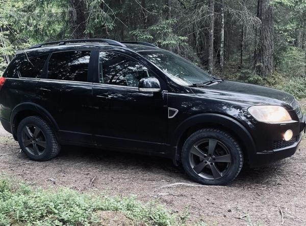 Black Chevrolet Captiva 2007 in Riga, with an engine capacity of 2.00 L and mileage of 385 thousand km for 2250 €, photo 8 on AUTOMOTO.COM.LV