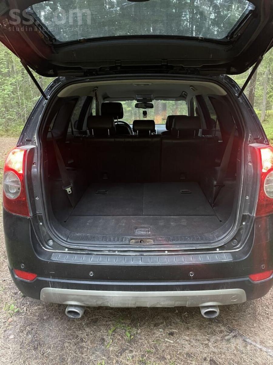 Black Chevrolet Captiva 2007 in Riga, with an engine capacity of 2.00 L and mileage of 385 thousand km for 2250 €, photo 16 on AUTOMOTO.COM.LV