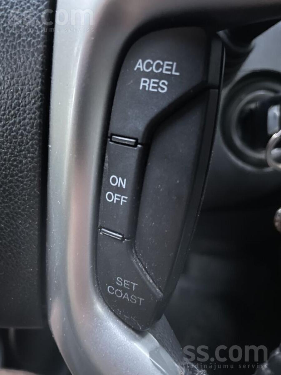 Black Chevrolet Captiva 2007 in Riga, with an engine capacity of 2.00 L and mileage of 385 thousand km for 2250 €, photo 19 on AUTOMOTO.COM.LV