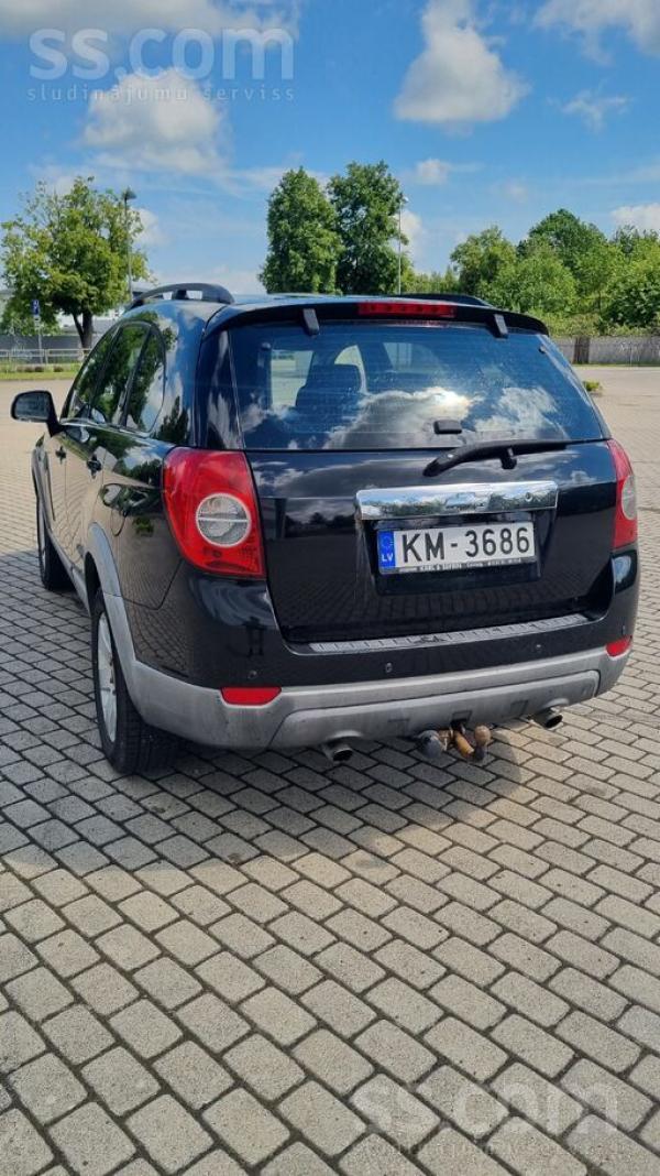 Black Chevrolet Captiva 2007 in Dobele, with an engine capacity of 2.00 L and mileage of 224 thousand km for 2000 €, photo 2 on AUTOMOTO.COM.LV
