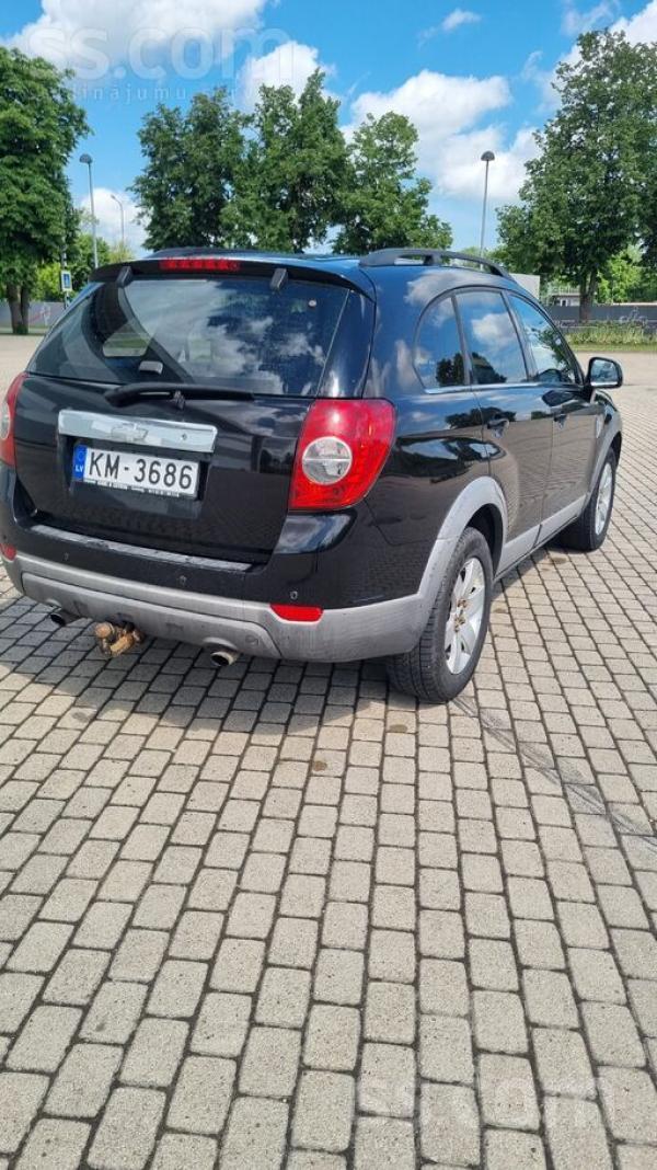 Black Chevrolet Captiva 2007 in Dobele, with an engine capacity of 2.00 L and mileage of 224 thousand km for 2000 €, photo 3 on AUTOMOTO.COM.LV