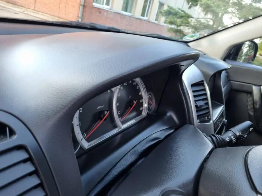 Black Chevrolet Captiva 2007 in Jekabpils, with an engine capacity of 2.00 L and mileage of 291 thousand km for 4650 €, photo 13 on AUTOMOTO.COM.LV