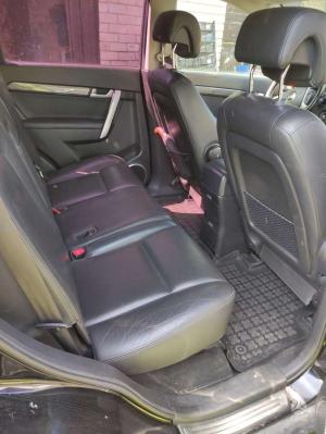 Black Chevrolet Captiva 2007 in Panevezys, with an engine capacity of 1.99 L and mileage of 330 thousand km for 1200 €, photo 6 on AUTOMOTO.COM.LV
