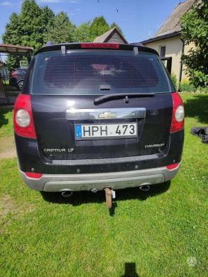Black Chevrolet Captiva 2007 in Panevezys, with an engine capacity of 1.99 L and mileage of 330 thousand km for 1200 €, photo 8 on AUTOMOTO.COM.LV