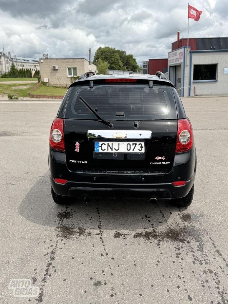 Melns Chevrolet Captiva 2007 Kauņa, ar dzinēja tilpumu 2.00 L un nobraukumu 350 tūkst. km par 1750 €, foto 5 vietnē AUTOMOTO.COM.LV