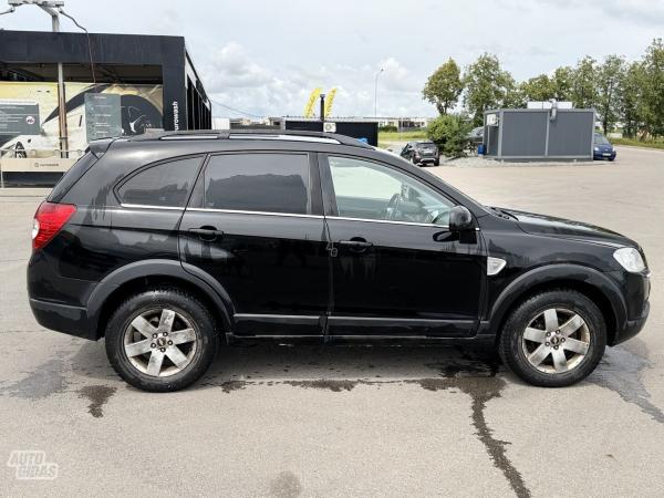 Black Chevrolet Captiva 2007 in Kaunas, with an engine capacity of 2.00 L and mileage of 350 thousand km for 1750 €, photo 9 on AUTOMOTO.COM.LV