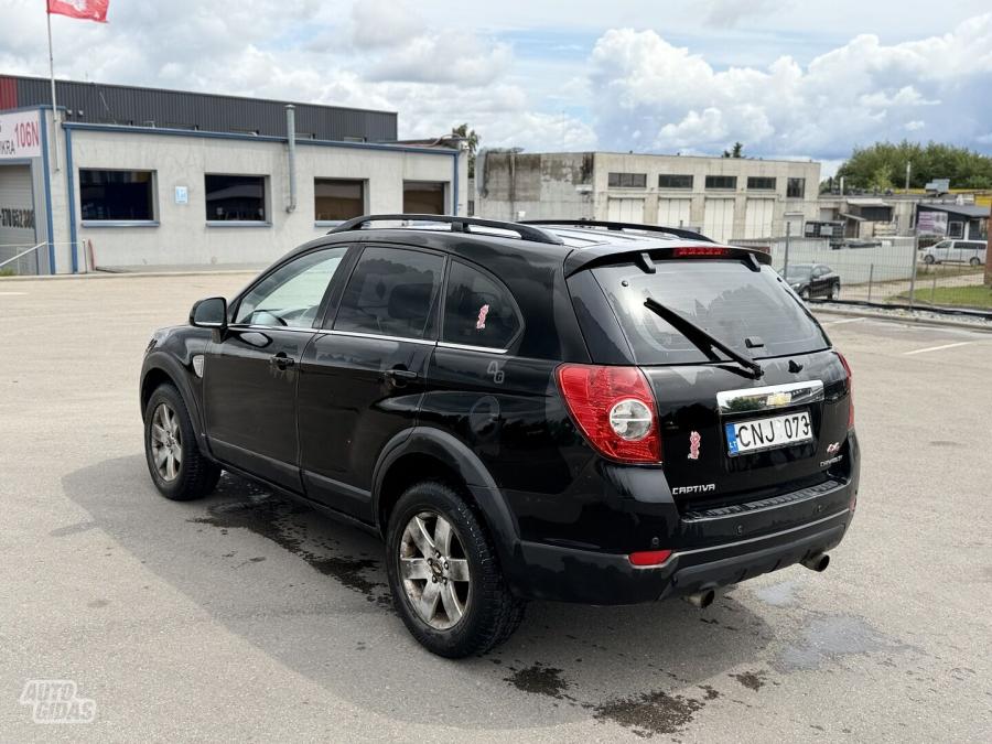 Melns Chevrolet Captiva 2007 Kauņa, ar dzinēja tilpumu 2.00 L un nobraukumu 350 tūkst. km par 1750 €, foto 12 vietnē AUTOMOTO.COM.LV