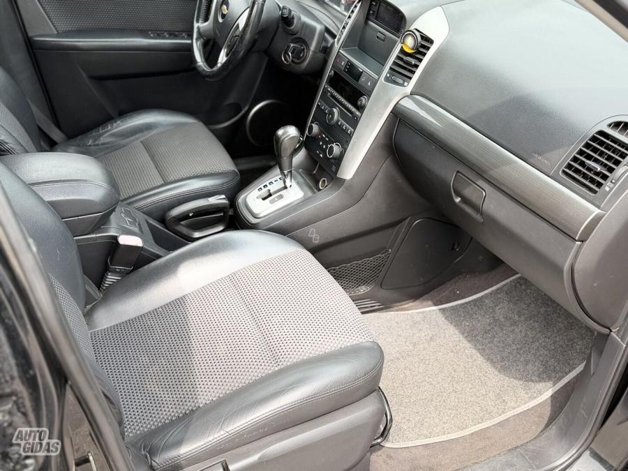 Melns Chevrolet Captiva 2007 Kauņa, ar dzinēja tilpumu 2.00 L un nobraukumu 350 tūkst. km par 1750 €, foto 14 vietnē AUTOMOTO.COM.LV
