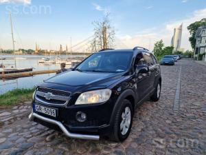 Black Chevrolet Captiva 2007 in Riga, with an engine capacity of 2.00 L and mileage of 303 thousand km for 2100 €, photo  on AUTOMOTO.COM.LV