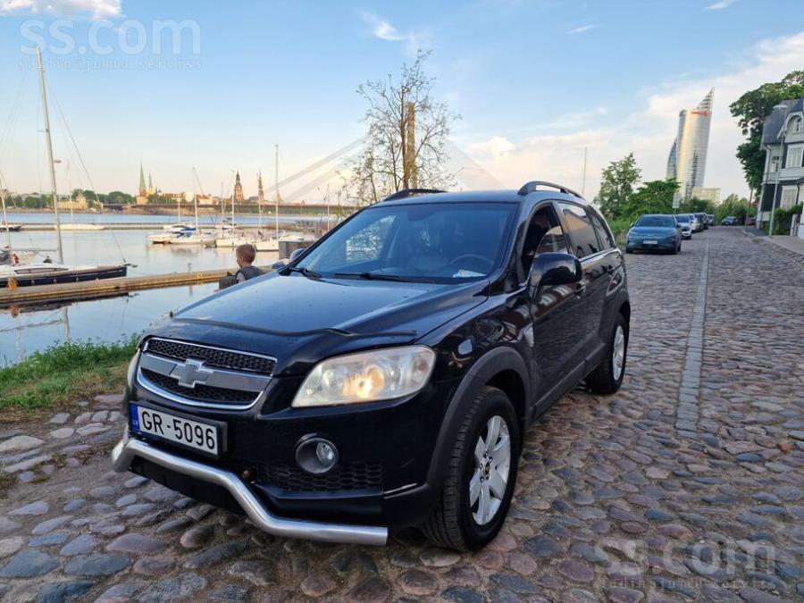 Melns Chevrolet Captiva 2007 Rīga, ar dzinēja tilpumu 2.00 L un nobraukumu 303 tūkst. km par 2100 €, foto 1 vietnē AUTOMOTO.COM.LV