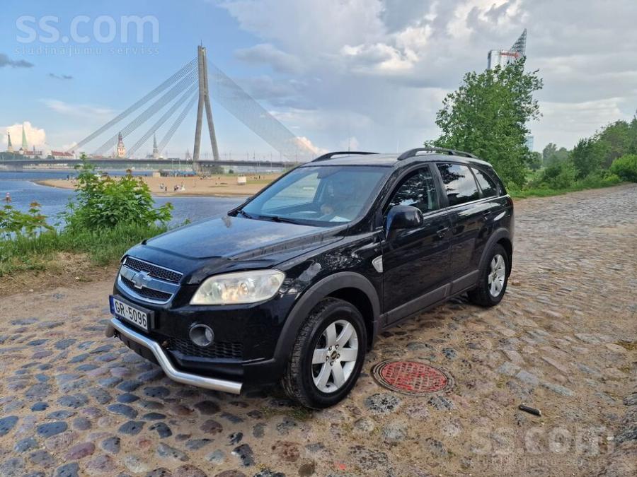 Melns Chevrolet Captiva 2007 Rīga, ar dzinēja tilpumu 2.00 L un nobraukumu 303 tūkst. km par 2100 €, foto 3 vietnē AUTOMOTO.COM.LV