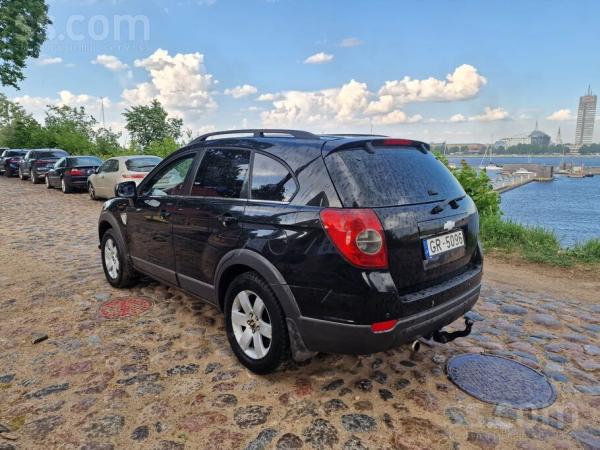 Melns Chevrolet Captiva 2007 Rīga, ar dzinēja tilpumu 2.00 L un nobraukumu 303 tūkst. km par 2100 €, foto 4 vietnē AUTOMOTO.COM.LV