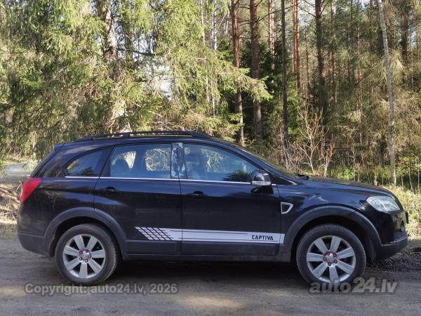 Melns Chevrolet Captiva 2007 Tallina, ar dzinēja tilpumu 2.00 L un nobraukumu 0 tūkst. km par 4000 €, foto 3 vietnē AUTOMOTO.COM.LV