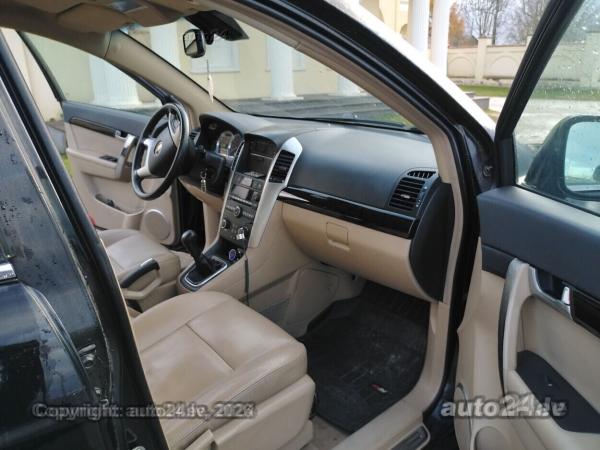 Melns Chevrolet Captiva 2007 Tallina, ar dzinēja tilpumu 2.00 L un nobraukumu 0 tūkst. km par 4000 €, foto 8 vietnē AUTOMOTO.COM.LV