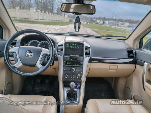 Melns Chevrolet Captiva 2007 Tallina, ar dzinēja tilpumu 2.00 L un nobraukumu 0 tūkst. km par 4000 €, foto 10 vietnē AUTOMOTO.COM.LV