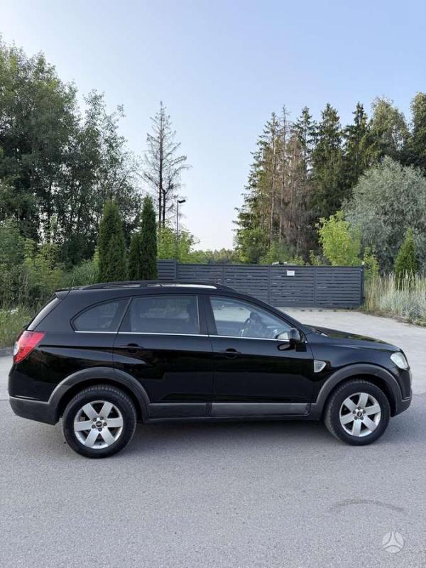 Melns Chevrolet Captiva 2007 Kauņa, ar dzinēja tilpumu 2.00 L un nobraukumu 224 tūkst. km par 3200 €, foto 7 vietnē AUTOMOTO.COM.LV