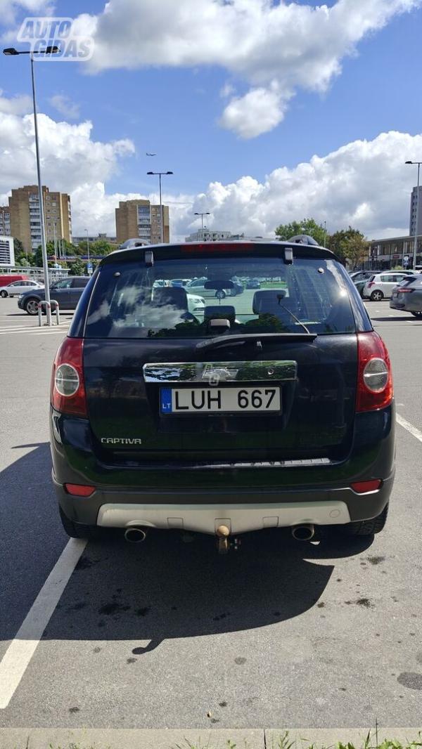 Black Chevrolet Captiva 2007 in Vilnius, with an engine capacity of 2.00 L and mileage of 321 thousand km for 3150 €, photo 3 on AUTOMOTO.COM.LV