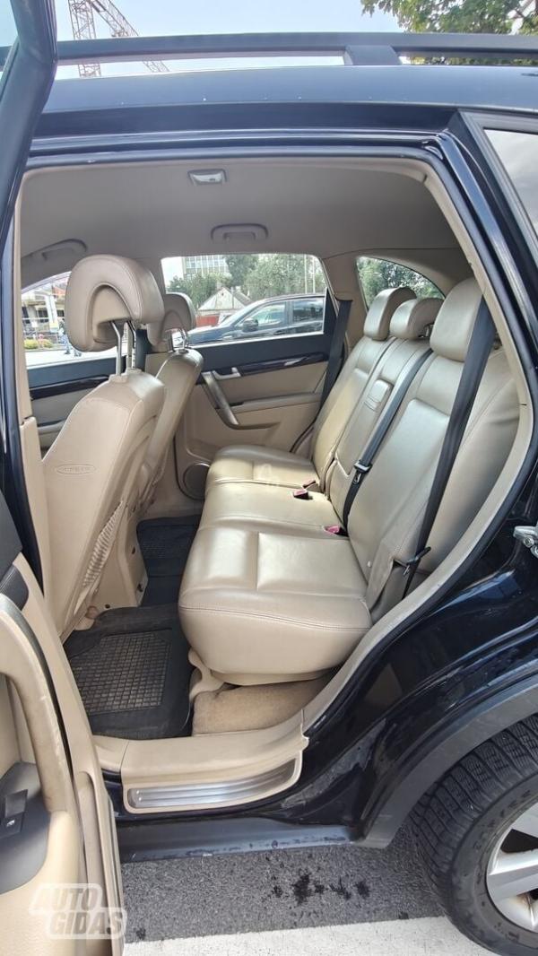 Black Chevrolet Captiva 2007 in Vilnius, with an engine capacity of 2.00 L and mileage of 321 thousand km for 3150 €, photo 7 on AUTOMOTO.COM.LV