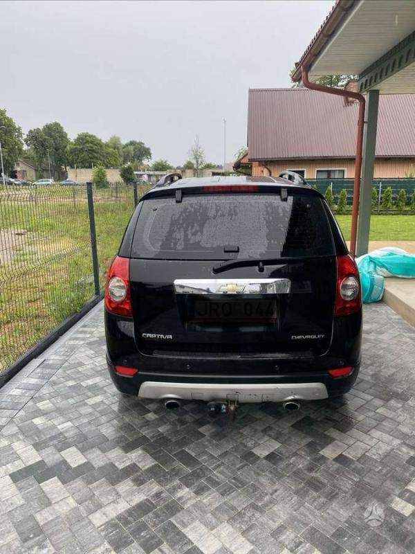 Black Chevrolet Captiva 2007 in Silute, with an engine capacity of 0.00 L and mileage of 333 thousand km for 2500 €, photo 2 on AUTOMOTO.COM.LV