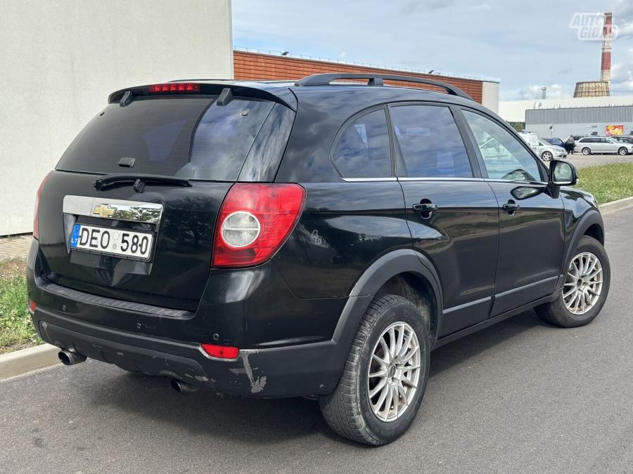 Melns Chevrolet Captiva 2007 Kauņa, ar dzinēja tilpumu 2.00 L un nobraukumu 400 tūkst. km par 1750 €, foto 5 vietnē AUTOMOTO.COM.LV