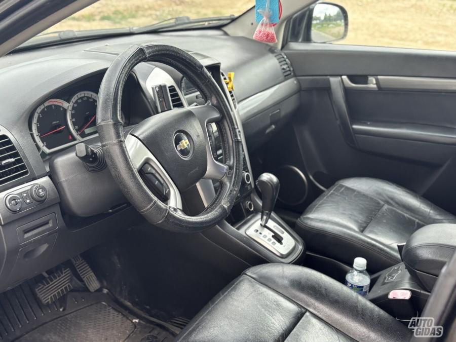 Melns Chevrolet Captiva 2007 Kauņa, ar dzinēja tilpumu 2.00 L un nobraukumu 400 tūkst. km par 1750 €, foto 6 vietnē AUTOMOTO.COM.LV