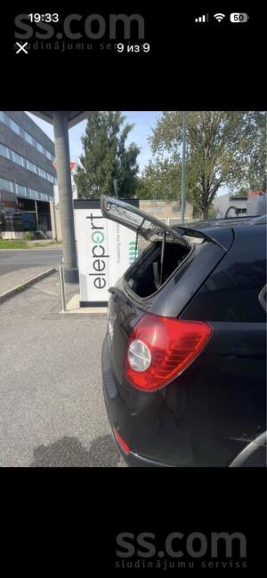 Black Chevrolet Captiva 2007 in Riga, with an engine capacity of 2.00 L and mileage of 386 thousand km for 2200 €, photo 10 on AUTOMOTO.COM.LV