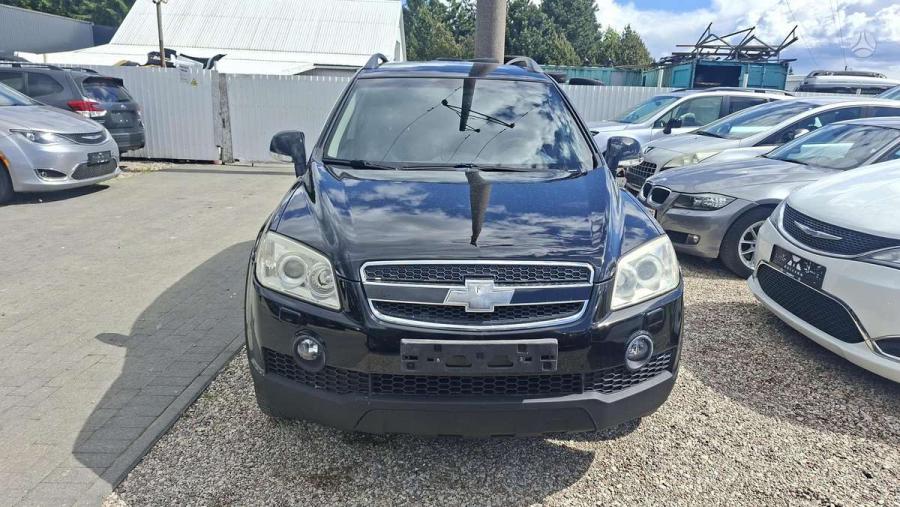 Black Chevrolet Captiva 2007 in Kaunas, with an engine capacity of 2.00 L and mileage of 260 thousand km for 3700 €, photo 5 on AUTOMOTO.COM.LV