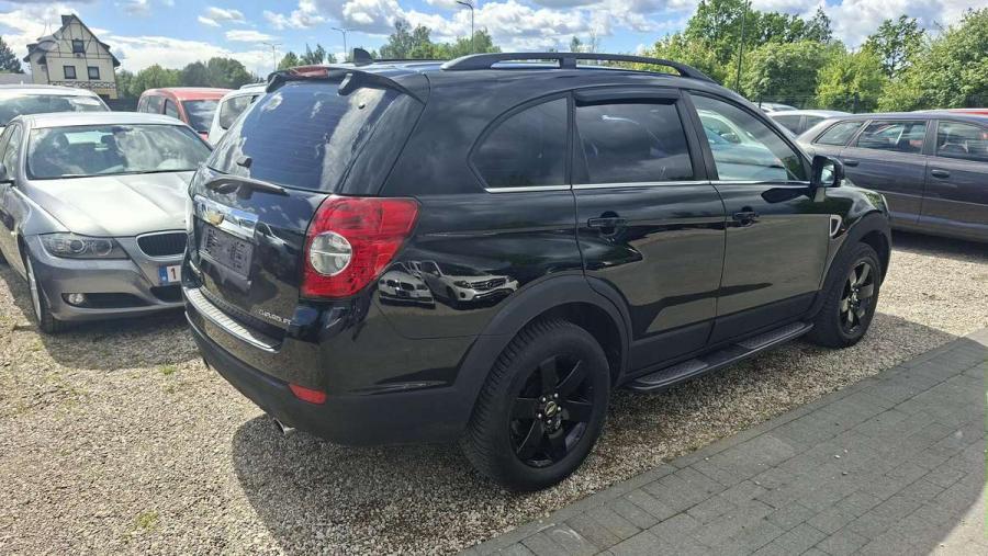 Black Chevrolet Captiva 2007 in Kaunas, with an engine capacity of 2.00 L and mileage of 260 thousand km for 3700 €, photo 8 on AUTOMOTO.COM.LV