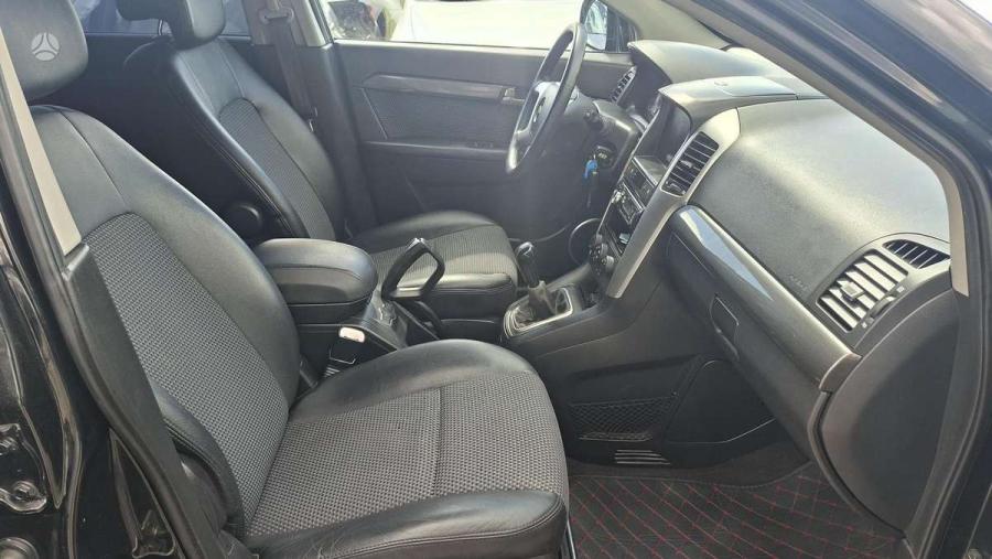 Black Chevrolet Captiva 2007 in Kaunas, with an engine capacity of 2.00 L and mileage of 260 thousand km for 3700 €, photo 12 on AUTOMOTO.COM.LV