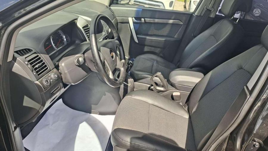 Black Chevrolet Captiva 2007 in Kaunas, with an engine capacity of 2.00 L and mileage of 260 thousand km for 3700 €, photo 15 on AUTOMOTO.COM.LV