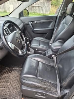 Black Chevrolet Captiva 2007 in Ogre, with an engine capacity of 2.00 L and mileage of 350 thousand km for 1300 €, photo 6 on AUTOMOTO.COM.LV