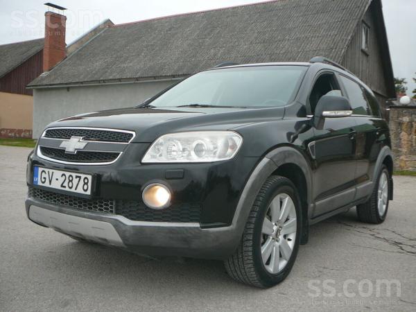 Chevrolet Captiva 2007 Cēsis vietnē Melns Chevrolet Captiva 2007 Cēsis, ar dzinēja tilpumu 2.00 L un nobraukumu 263 tūkst. km par 2450 €, foto 3 vietnē AUTOMOTO.COM.LV