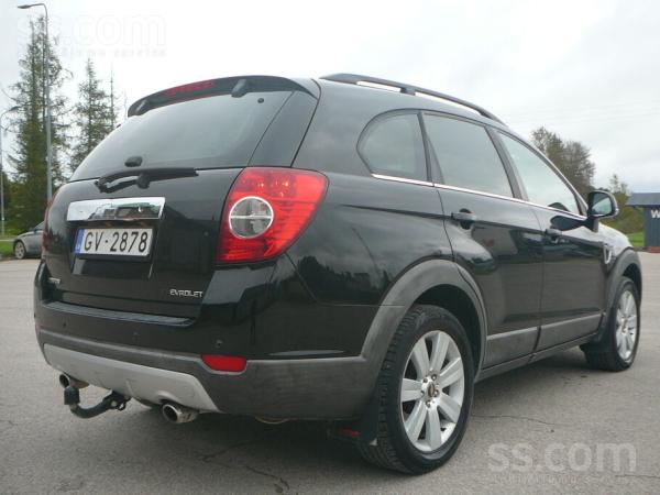 Chevrolet Captiva 2007 Cēsis vietnē Melns Chevrolet Captiva 2007 Cēsis, ar dzinēja tilpumu 2.00 L un nobraukumu 263 tūkst. km par 2450 €, foto 4 vietnē AUTOMOTO.COM.LV