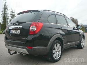 Melns Chevrolet Captiva 2007 Cēsis, ar dzinēja tilpumu 2.00 L un nobraukumu 263 tūkst. km par 2350 €, foto 4 vietnē AUTOMOTO.COM.LV