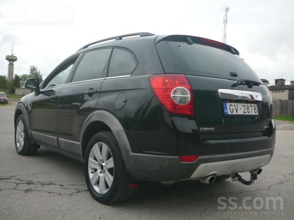 Chevrolet Captiva 2007 Cēsis vietnē Melns Chevrolet Captiva 2007 Cēsis, ar dzinēja tilpumu 2.00 L un nobraukumu 263 tūkst. km par 2450 €, foto 5 vietnē AUTOMOTO.COM.LV