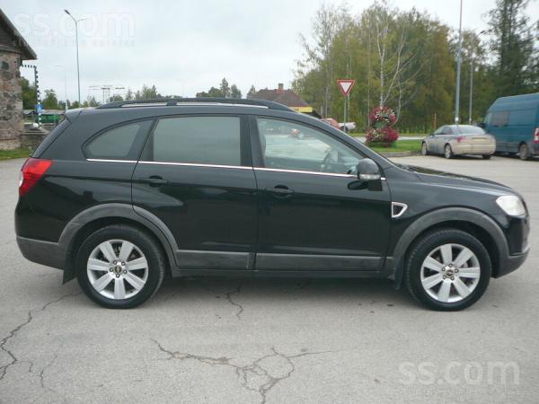 Chevrolet Captiva 2007 Cēsis vietnē Melns Chevrolet Captiva 2007 Cēsis, ar dzinēja tilpumu 2.00 L un nobraukumu 263 tūkst. km par 2450 €, foto 8 vietnē AUTOMOTO.COM.LV