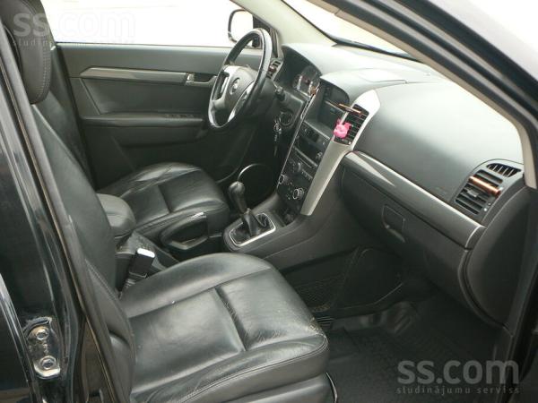 Chevrolet Captiva 2007 Cēsis vietnē Melns Chevrolet Captiva 2007 Cēsis, ar dzinēja tilpumu 2.00 L un nobraukumu 263 tūkst. km par 2450 €, foto 10 vietnē AUTOMOTO.COM.LV